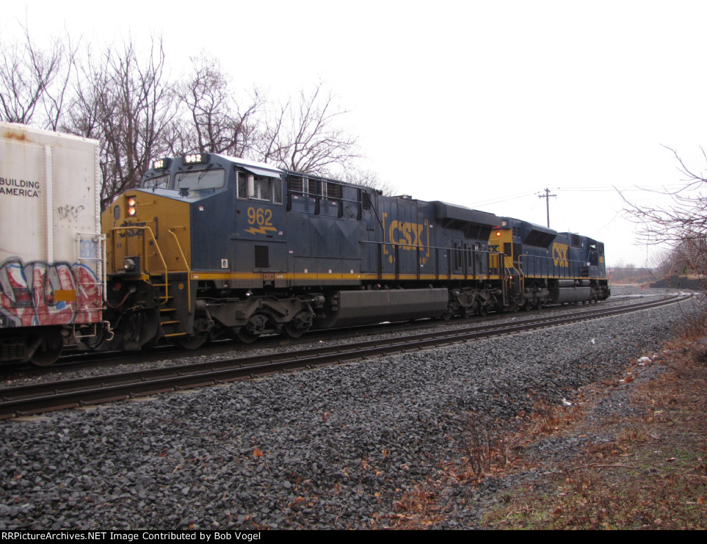 CSX 962 and 4593